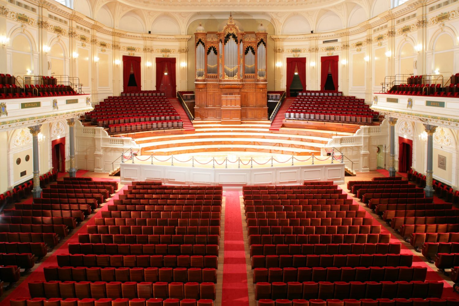 Beroemde akoestiek - Concertgebouw - Nederlands