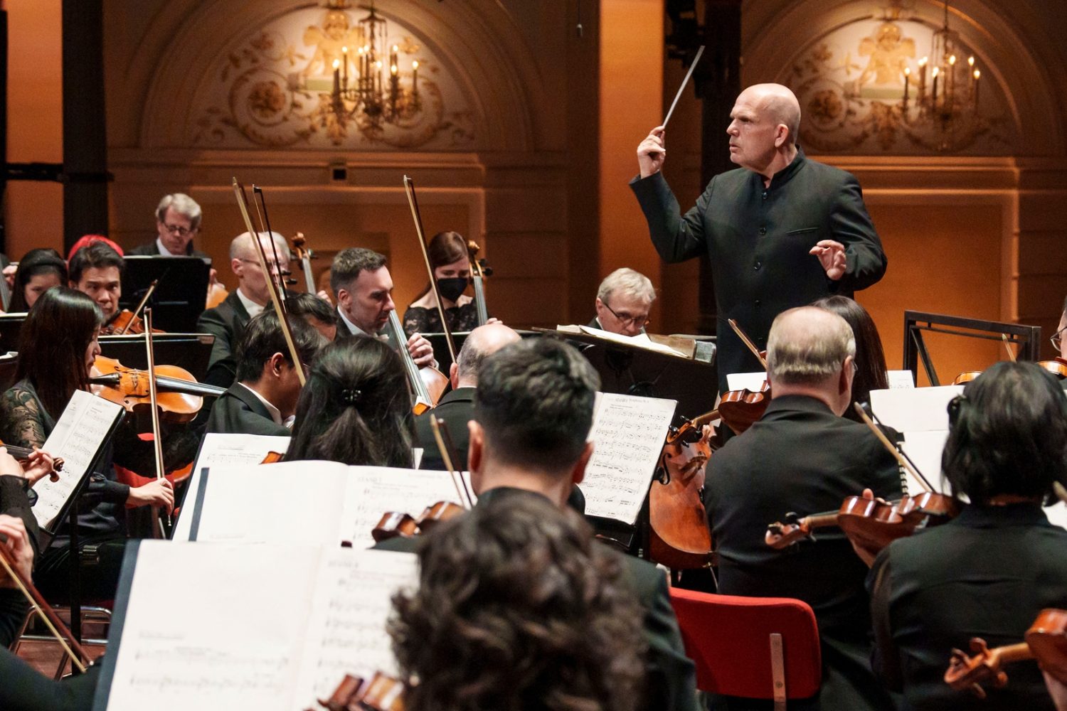 In beeld: Jaap van Zweden & Chicago Symphony Orchestra in Mahlers Symfonie nr. 6 - Concertgebouw ...