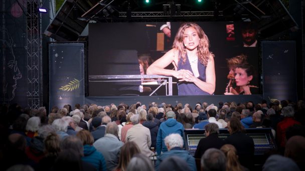 In beeld: Opening Mahler Festival in het Vondelpark - Concertgebouw ...