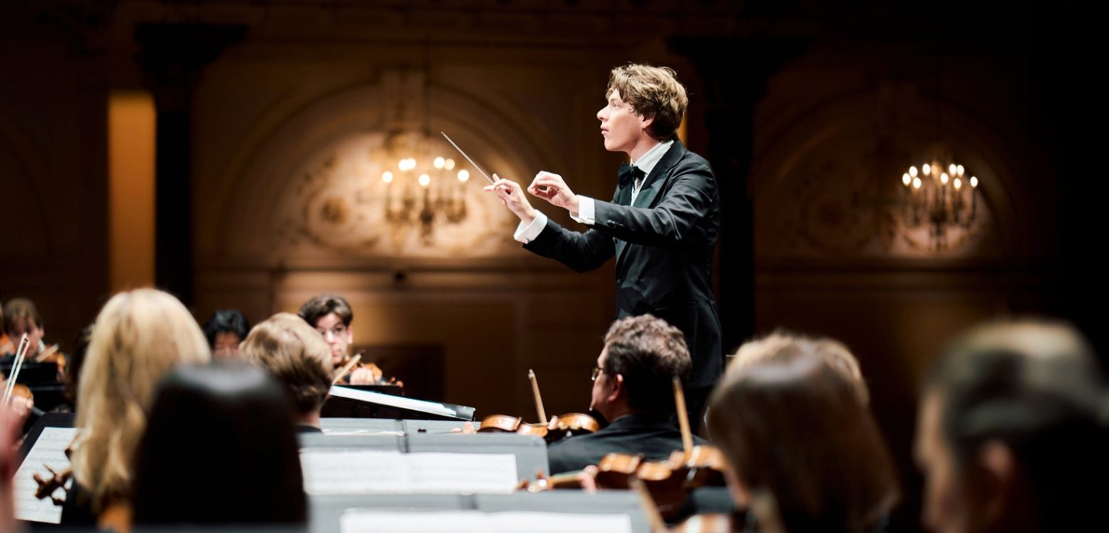 Klaus Mäkelä conducts St Matthew Passion with the Concertgebouw ...