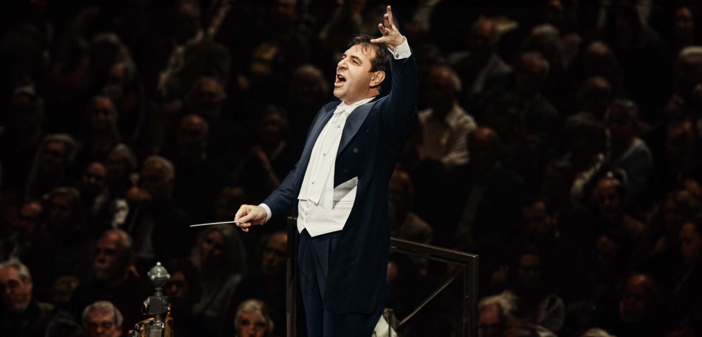 Daniele Gatti en de Staatskapelle Dresden in Schumann - Concertgebouw ...
