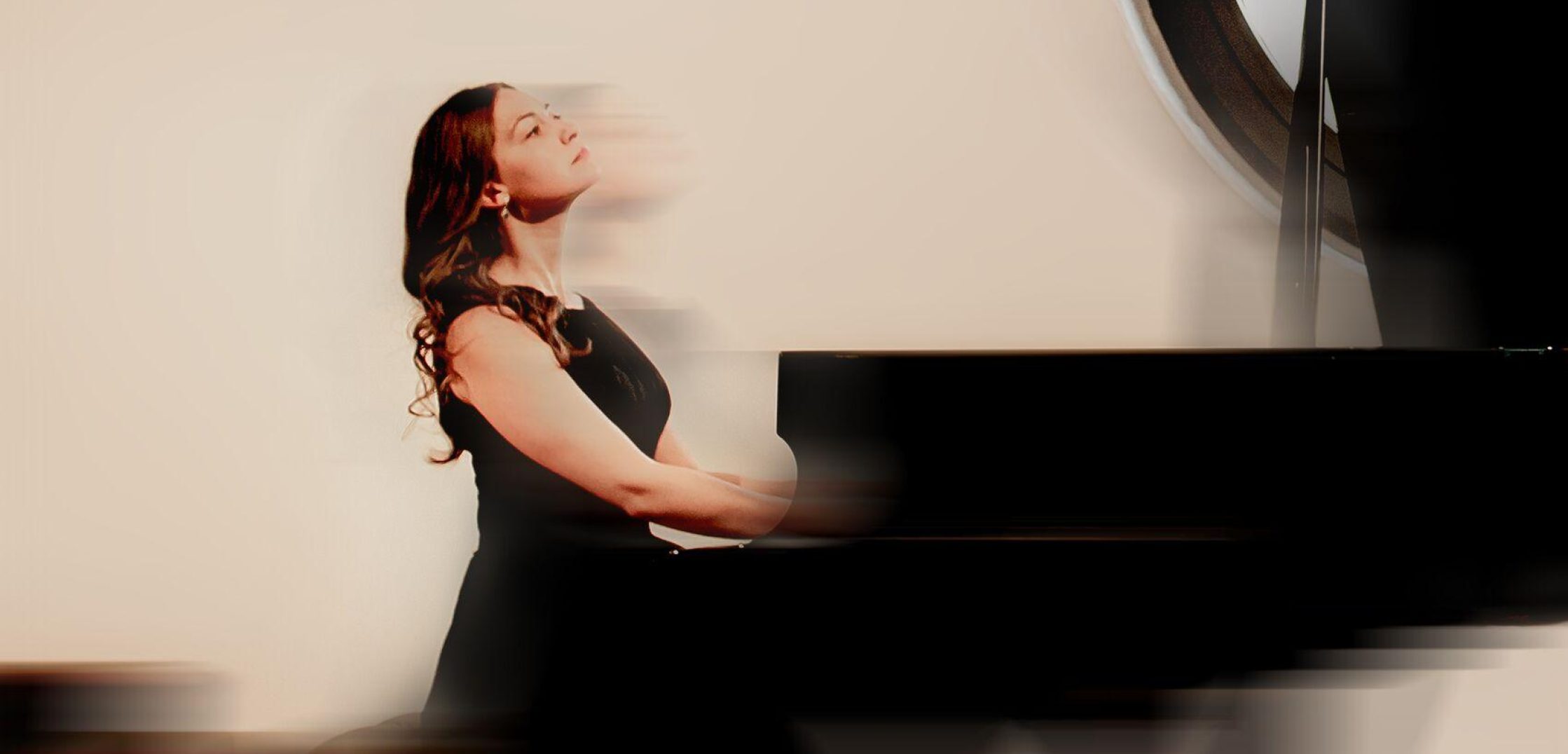 Daria Parkhomenko: een belevenis met Franck, Ravel, Enescu en Rachmaninoff - Concertgebouw ...