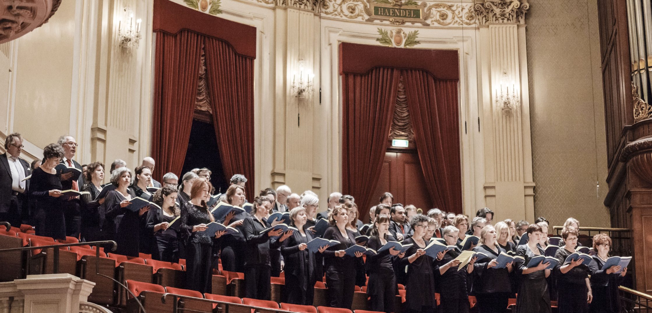 Brahms door Groot Omroepkoor en Hannes Minnaar - Concertgebouw - Nederlands