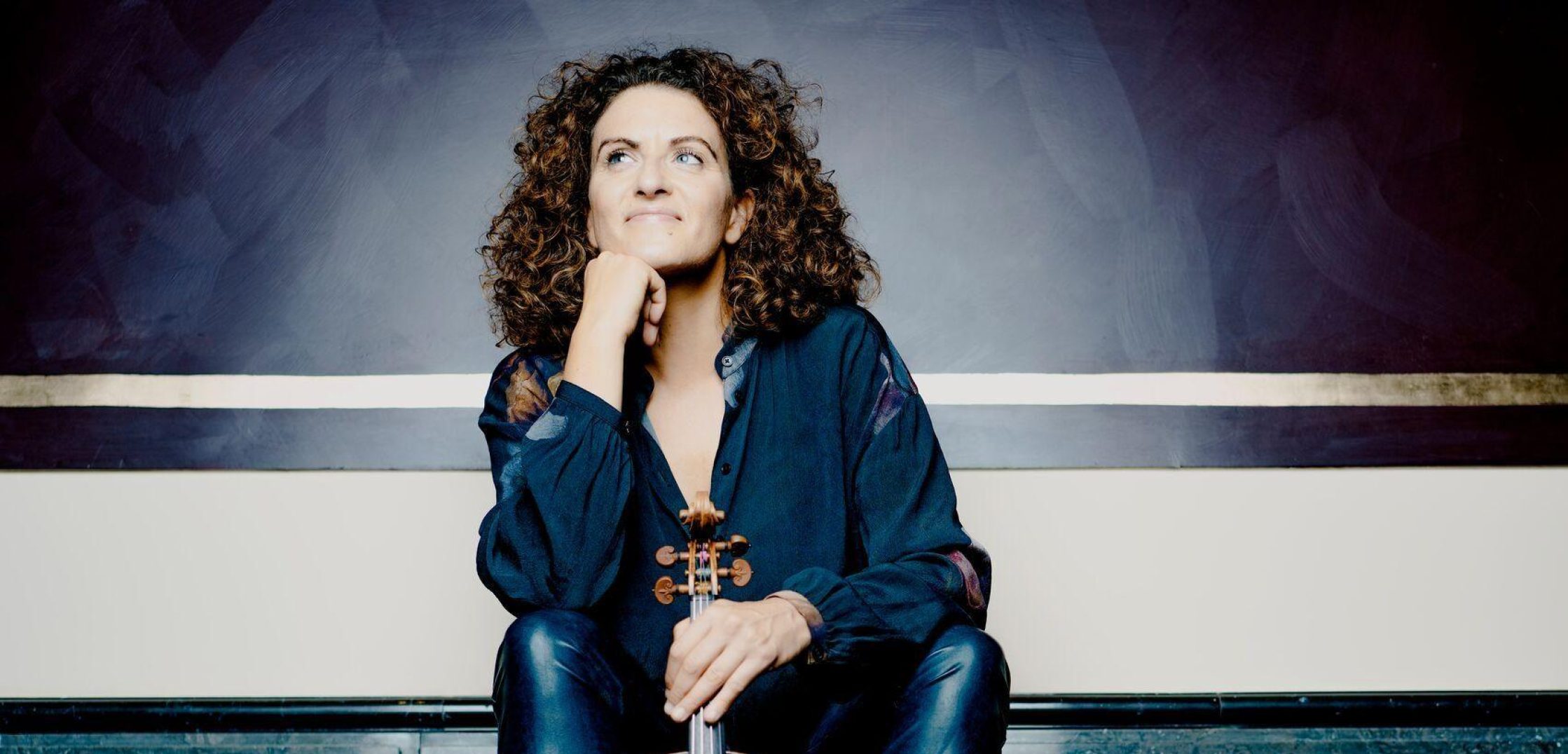 Liza Ferschtman en Jennifer Stumm in Mozart, Bloch dirigeert Brahms ...