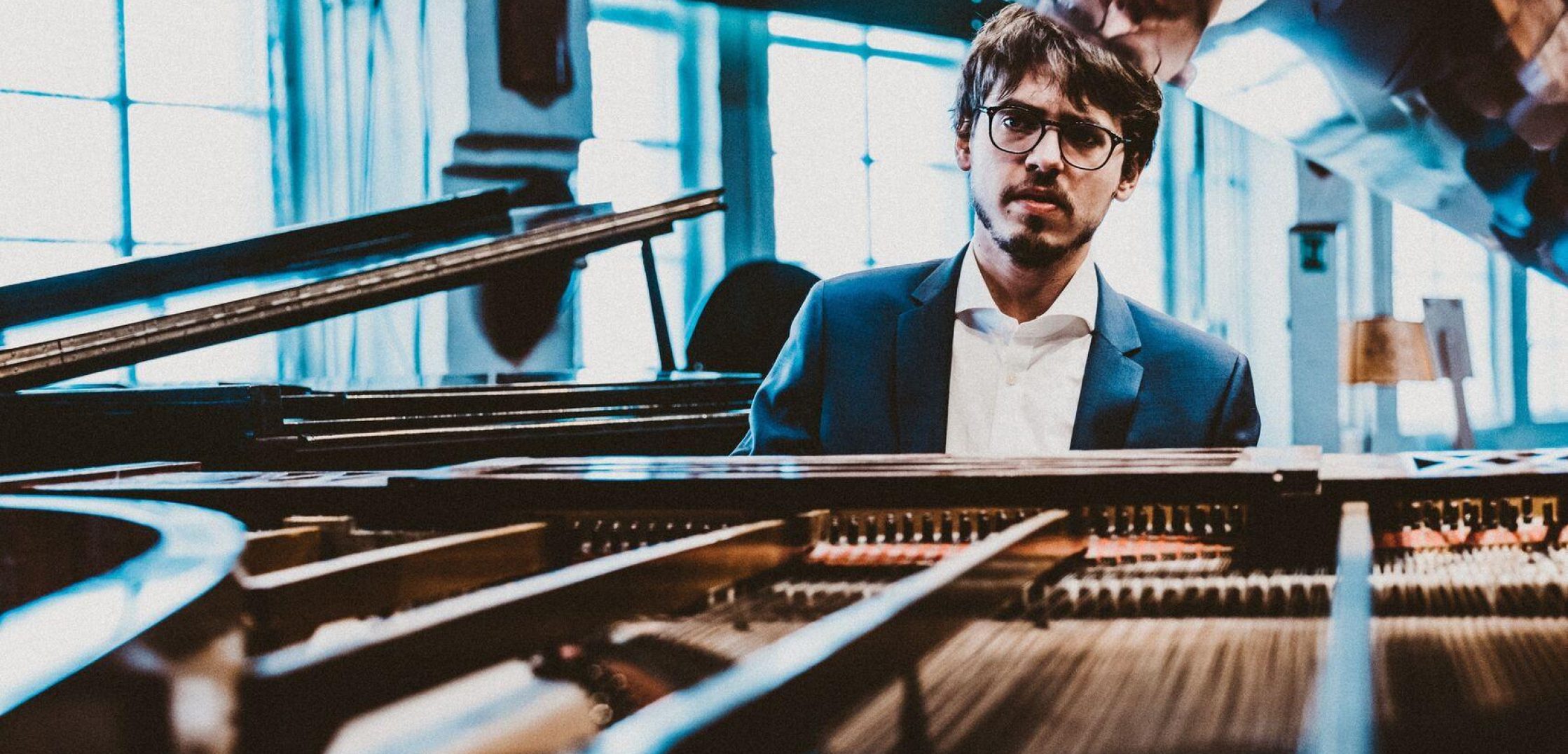 Lorenzo Viotti & Lucas Debargue: Szymanowski and Rachmaninoff ...
