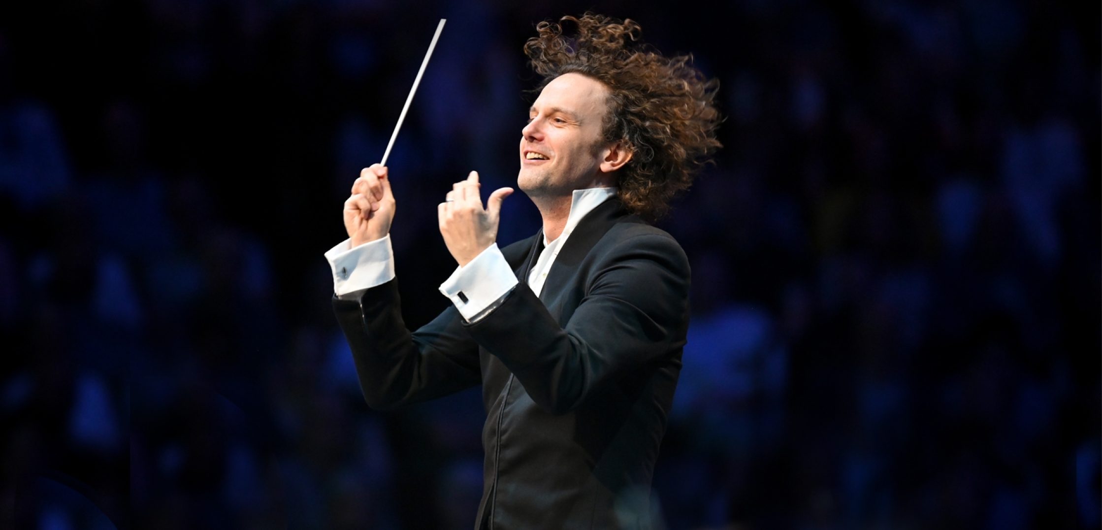 István Várdai plays Shostakovich's Cello Concerto No. 1 - Concertgebouw ...