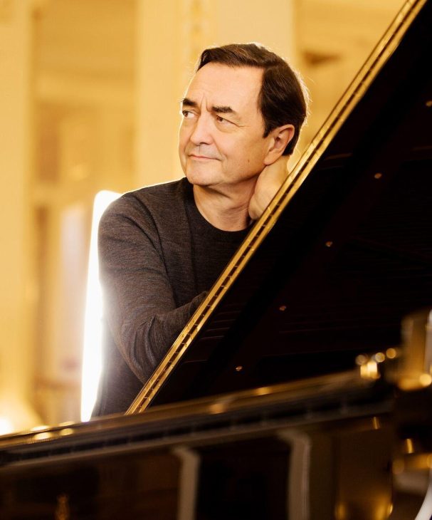Pierre-Laurent Aimard plays Ravel's Piano Concerto for the Left Hand ...